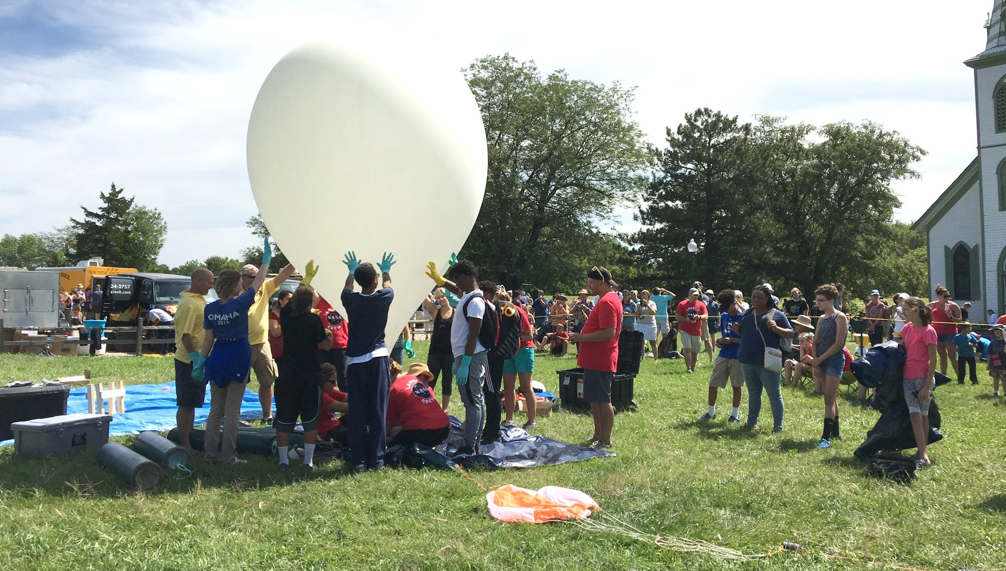 Use PocketLab Flight Sensors in your Weather Balloon Experiment